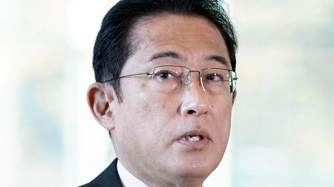 Japan closing borders to visitors as omicron variant spreads | king5.com