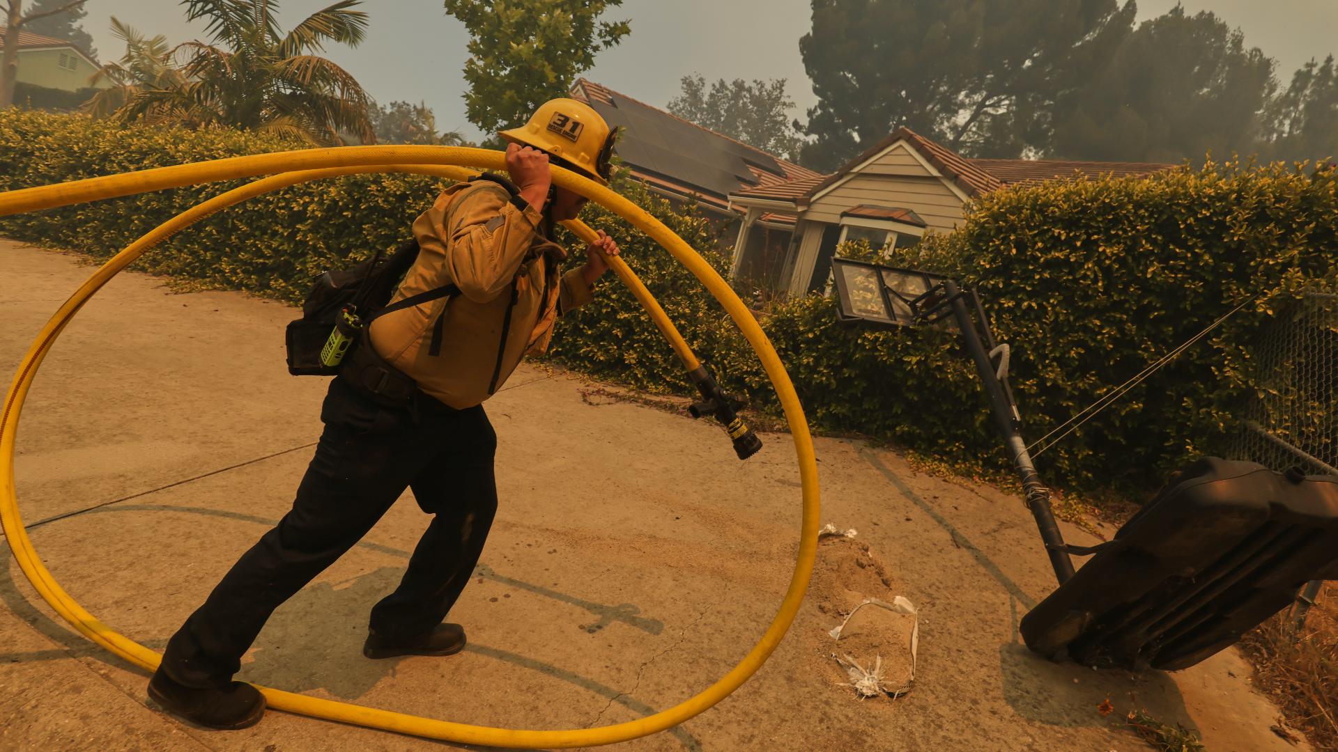 Thousands ordered to evacuate as Southern California wildfire threatens ...