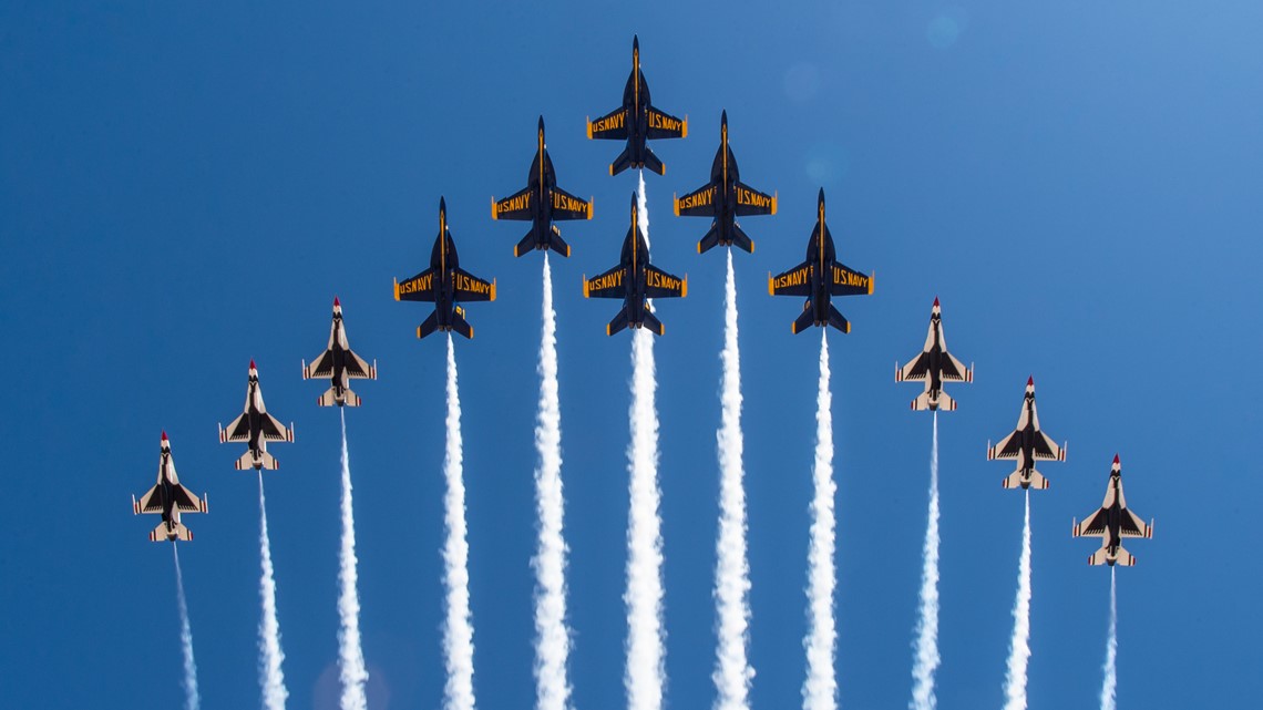 Thunderbirds, Blue Angels fly formation 'Super Delta' | king5.com