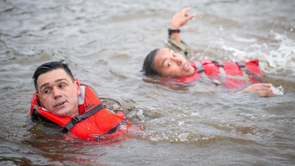 Grueling Army Ranger contest includes female competitor for first time ...