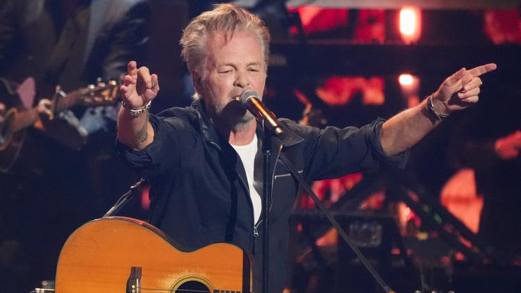 Teddi Mellencamp tearfully honors dad John with iHeartRadio Icon Award ...