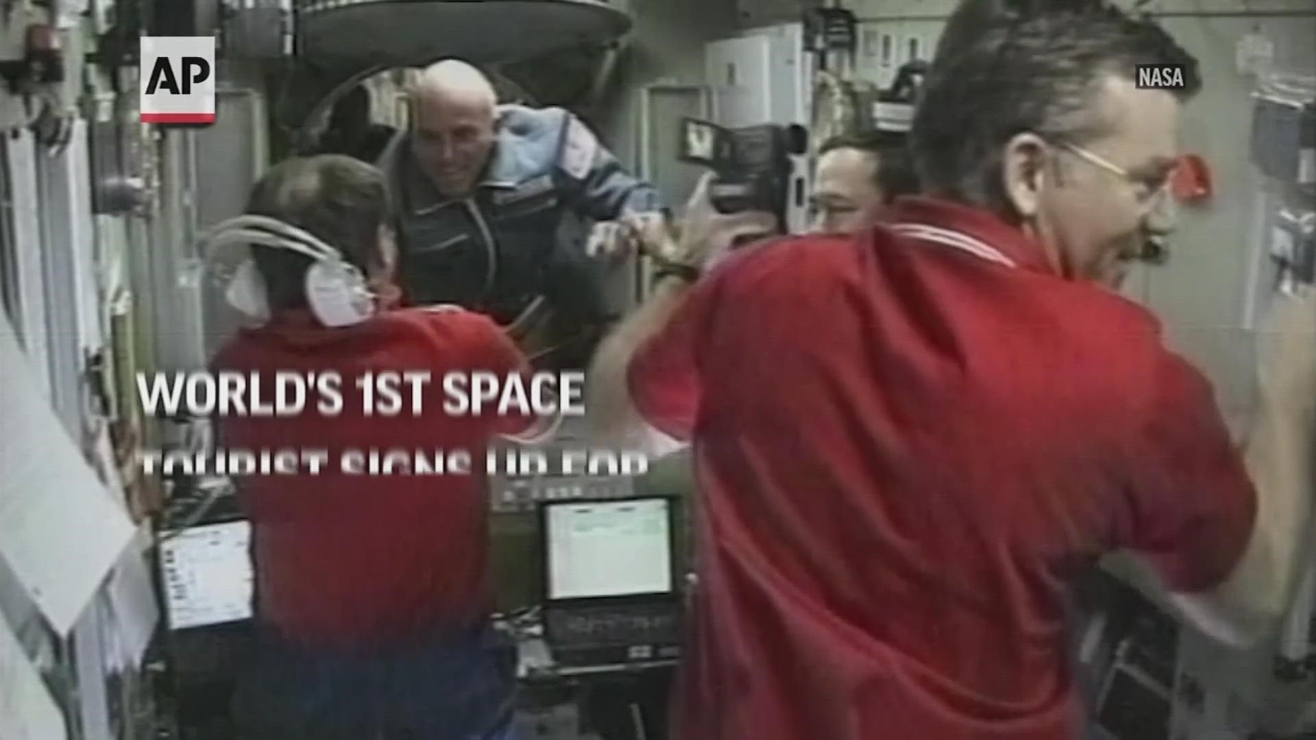 1st space tourist signs up for SpaceX flight around moon | king5.com