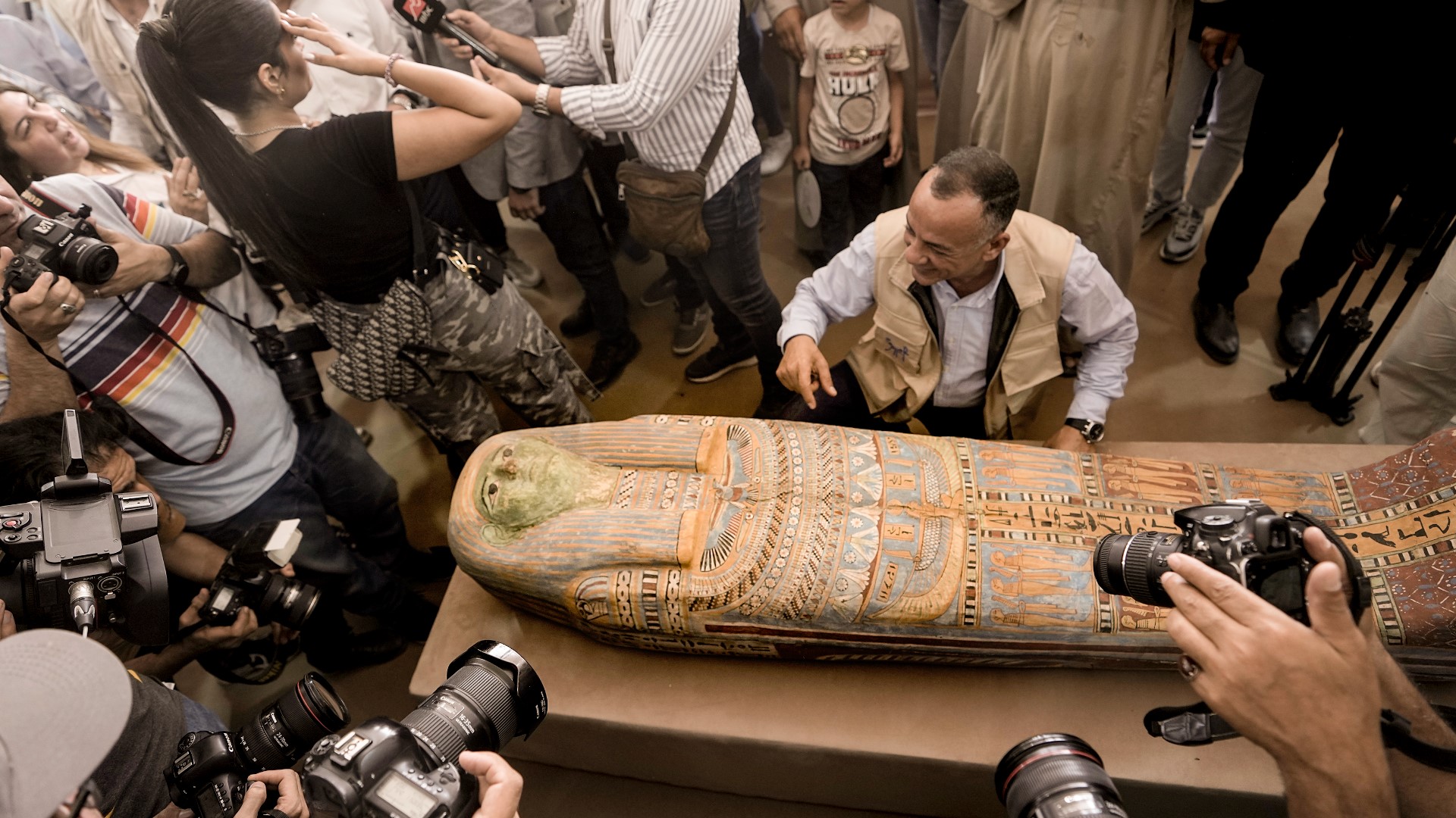 Egypt unveils ancient tombs, mummification workshops in Saqqara | king5.com