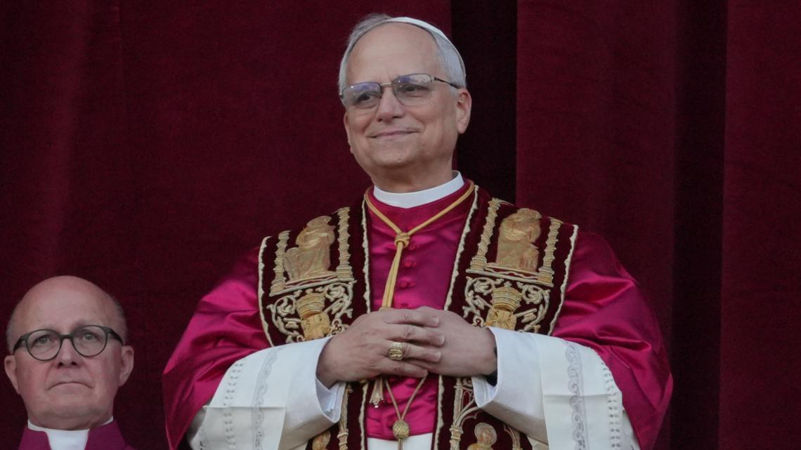 Cubs or Sox? Chicago questions baseball loyalties of new pope | king5.com