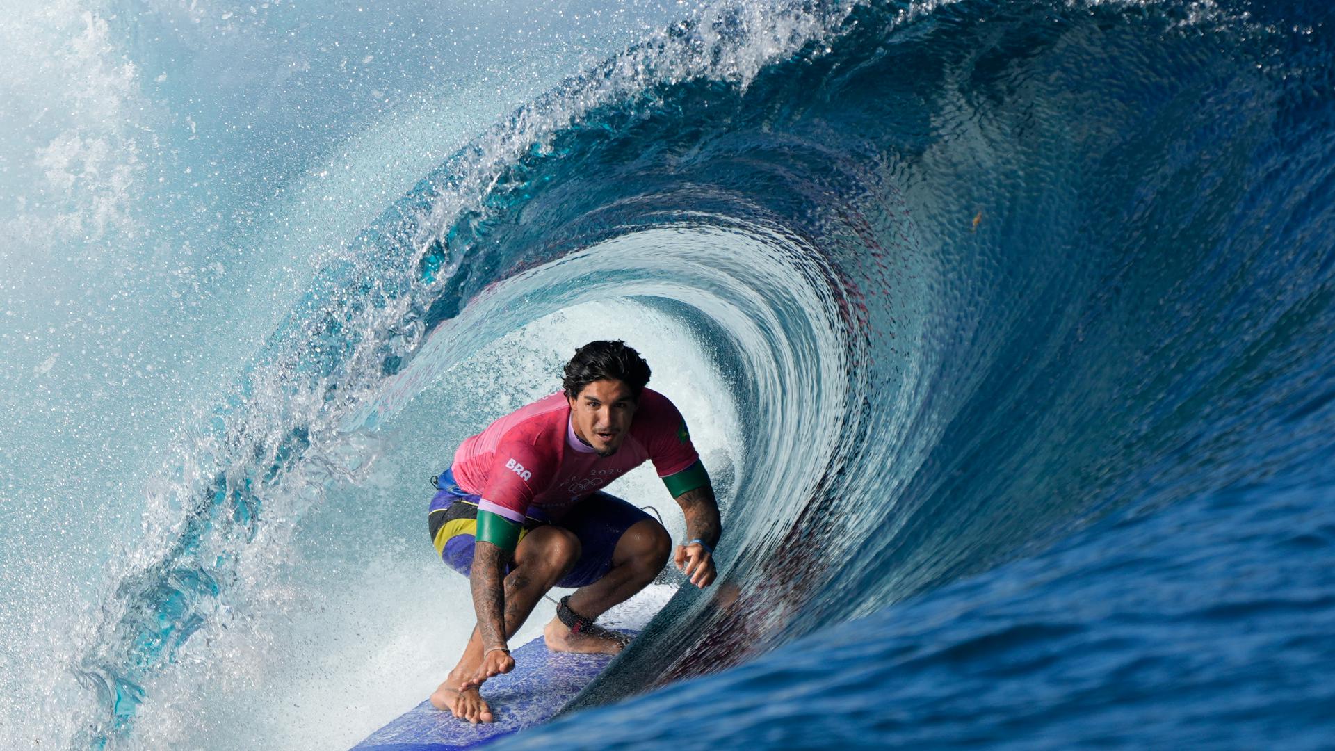How photographers are capturing Olympic surfing | king5.com