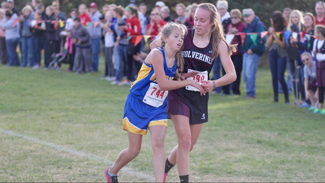High school runner disqualified for helping foe | king5.com