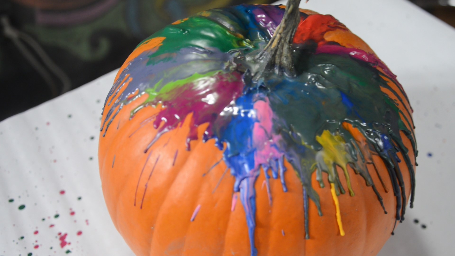New way to decorate: DIY Crayon Drip Halloween Pumpkin | king5.com