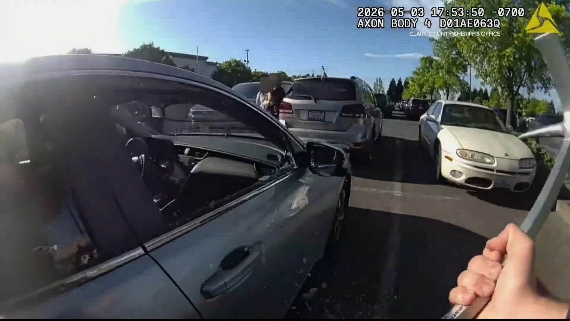 Bodycam footage: Deputy breaks window to save toddler from 120-degree ...