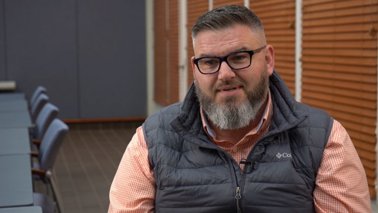 Nonprofit Fallen Hero Bracelets responded to complaints with vulgar ...