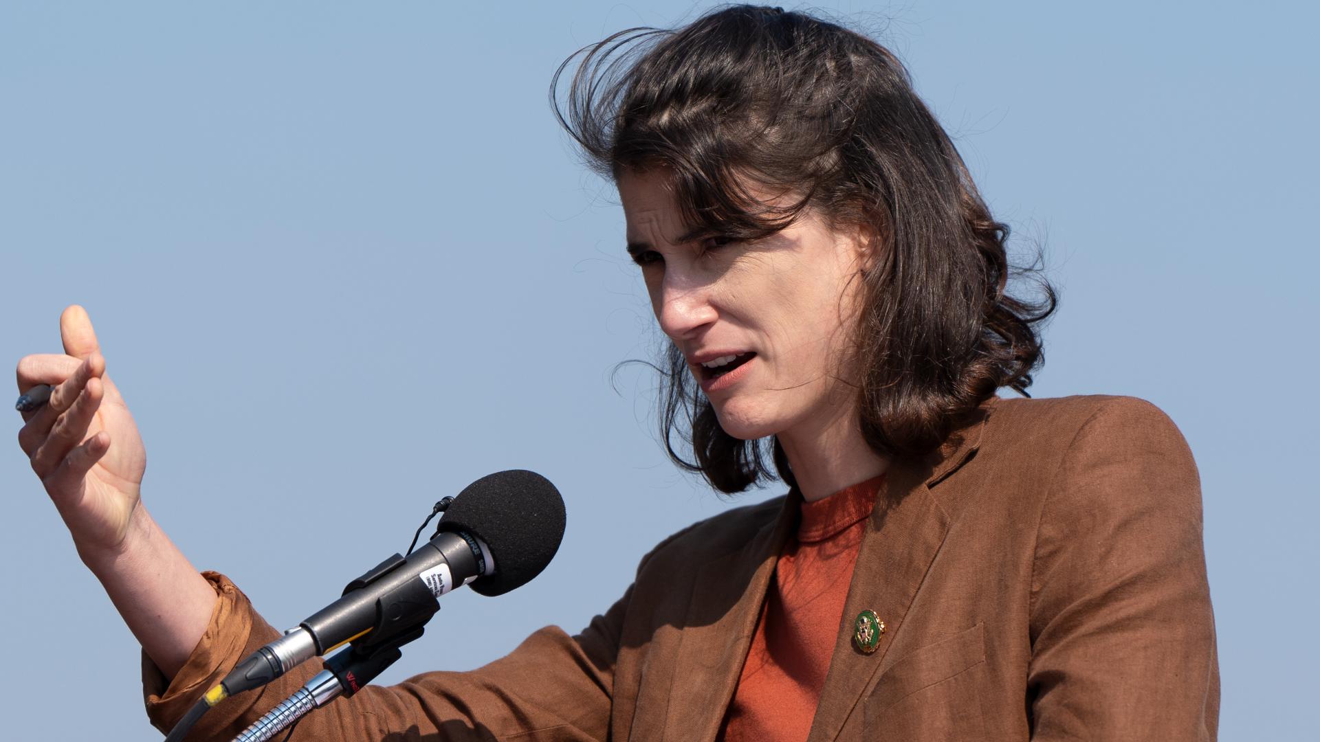 Rep. Marie Gluesenkamp Perez one of 7 House Democrats to vote yes on ...