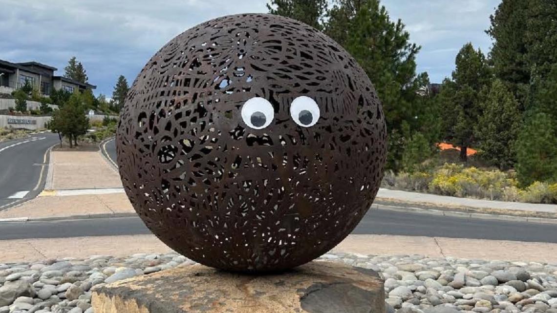 Mysterious googly eyes go viral after appearing on public art in Oregon ...