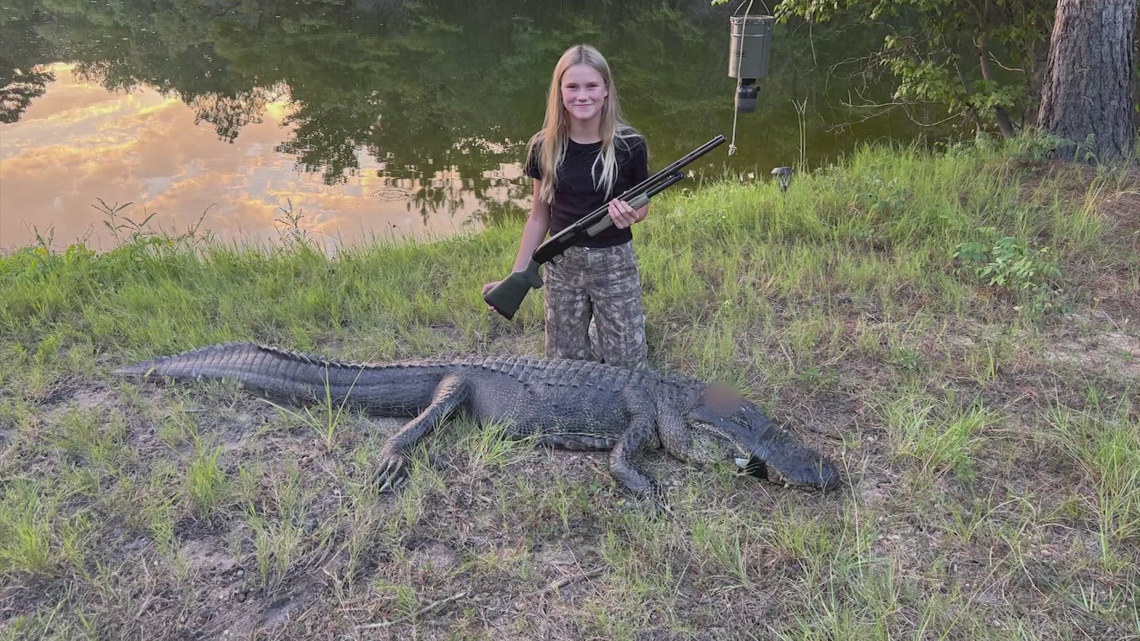Girl from Cleveland, Texas nabs big gator during hunt with dad, brother ...
