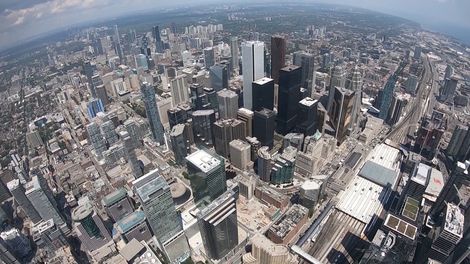 The tallest tower in North America dwarfs the Seattle Space Needle ...
