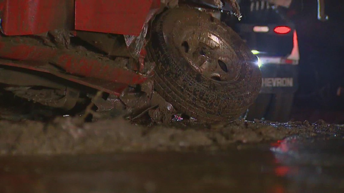 I-5 completely blocked due to flooding, landslides near Bellingham ...