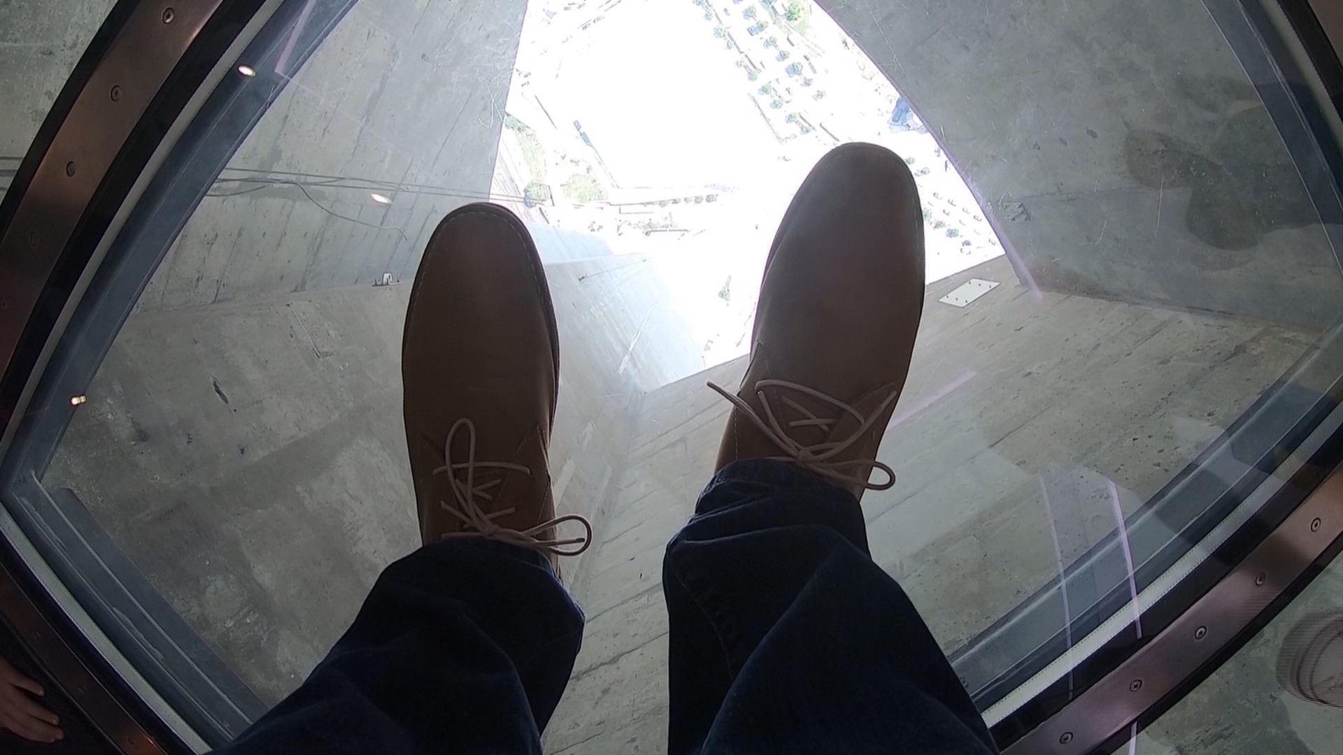 The tallest tower in North America dwarfs the Seattle Space Needle ...