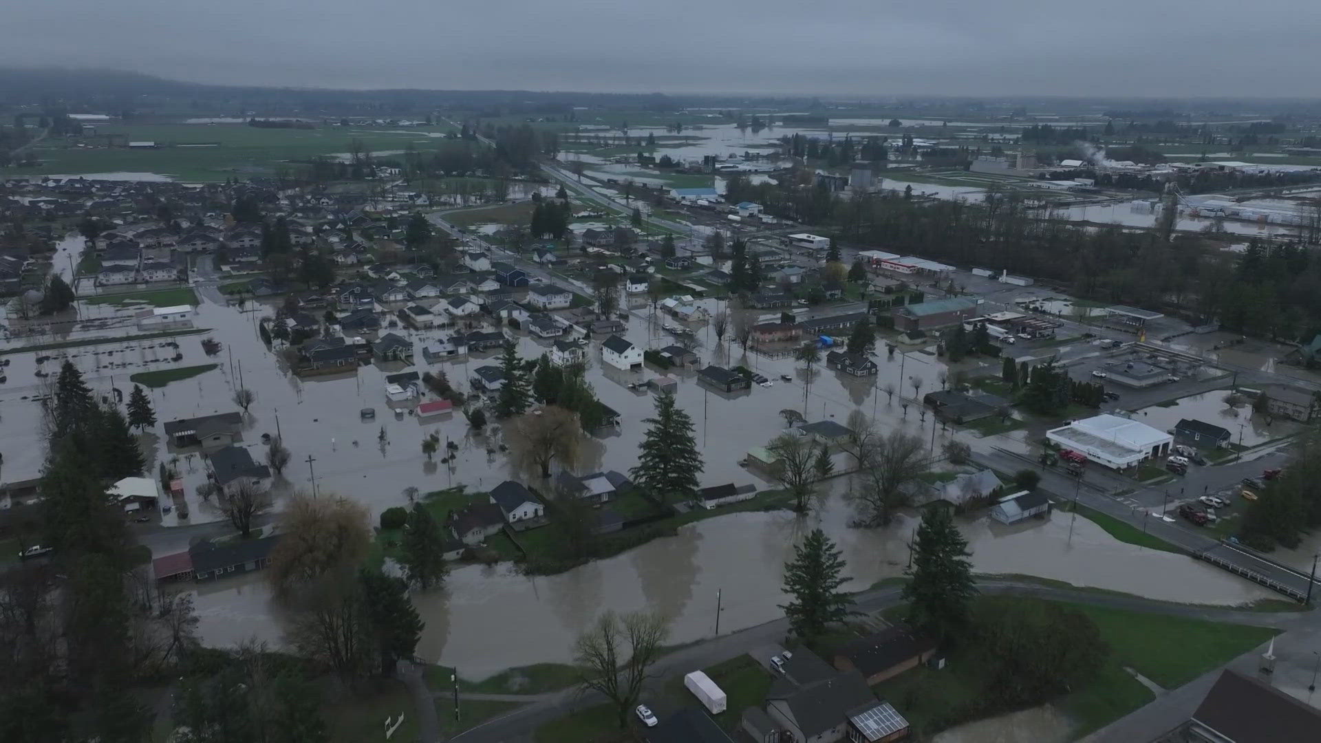 Inside Sumas as river spills back into town | king5.com