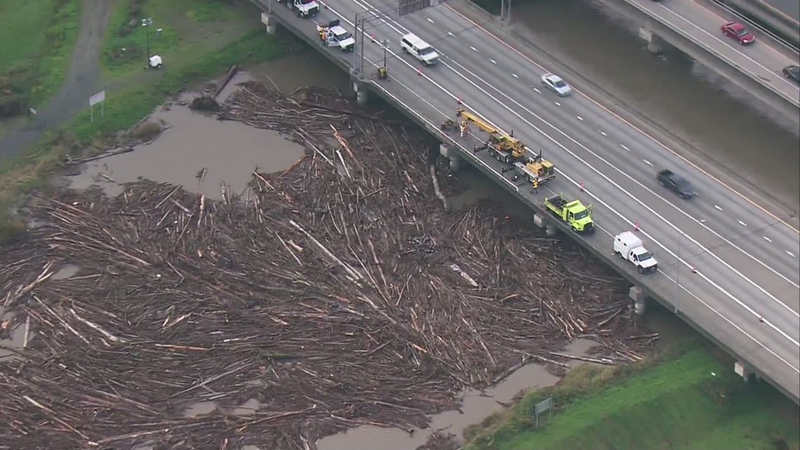 RAW: Log jam in Snohomish River near Everett | king5.com