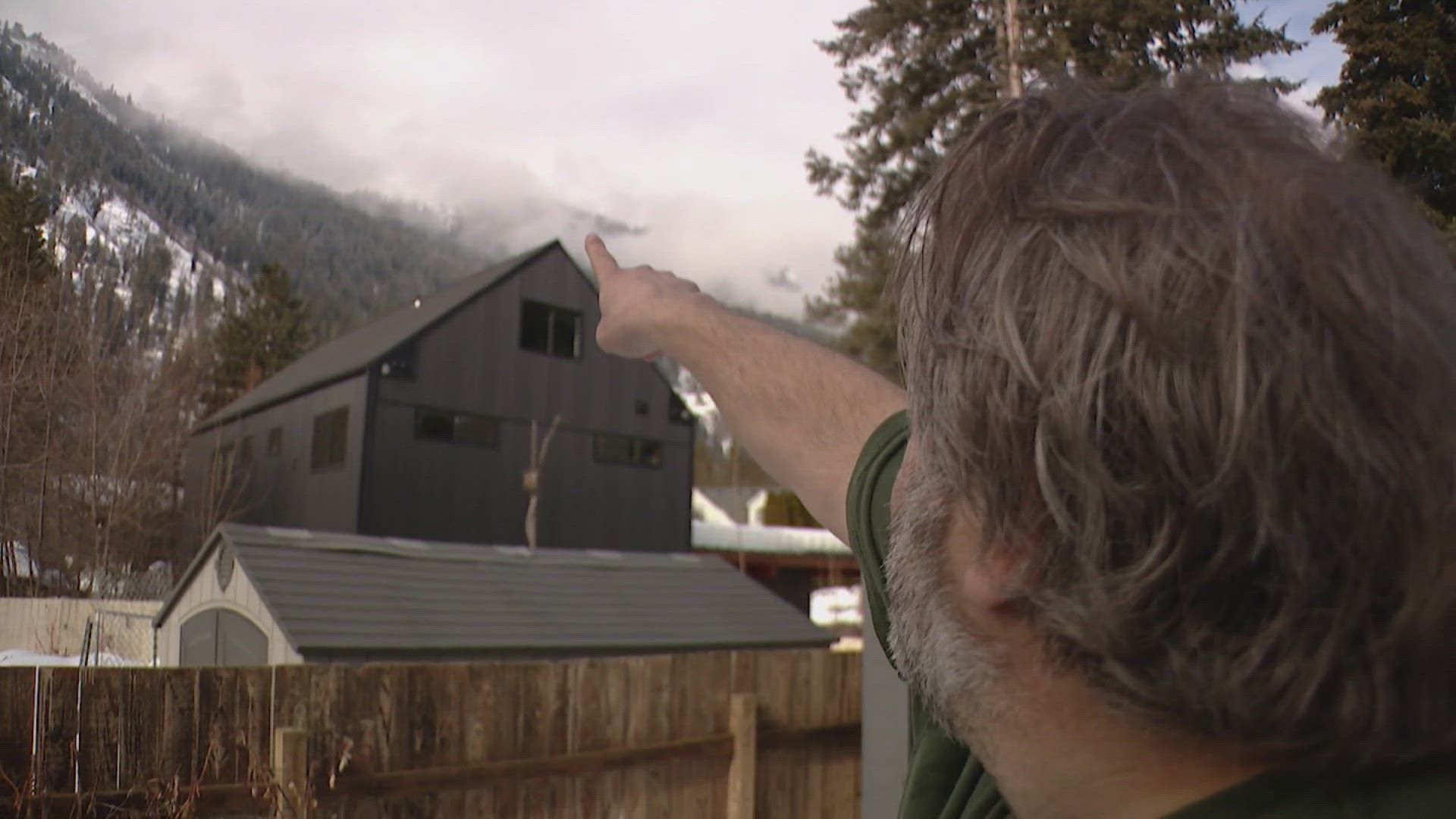 Mountaintop cross project divides Leavenworth | king5.com