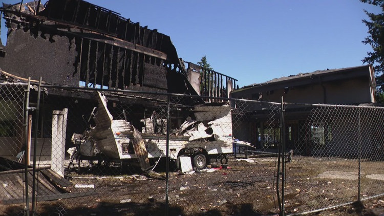 The tallest tower in North America dwarfs the Seattle Space Needle ...
