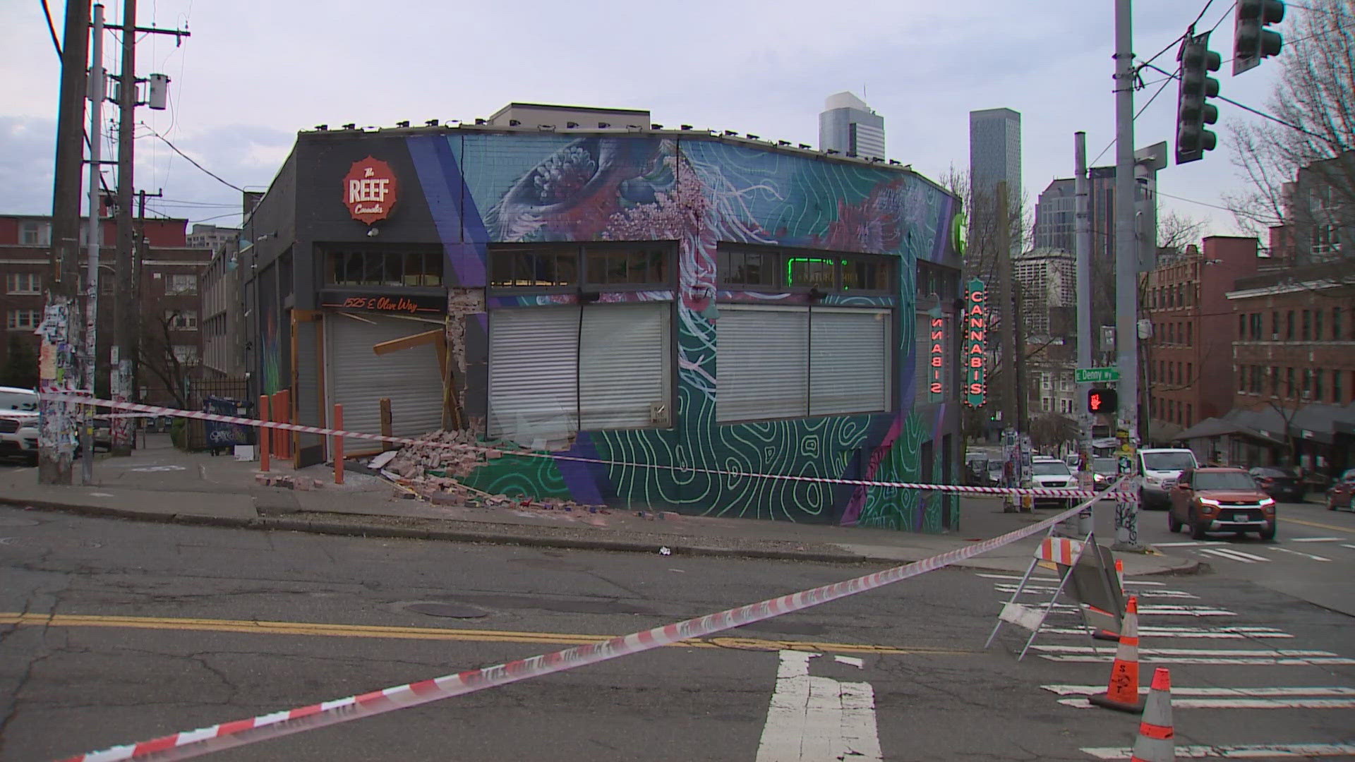 Seattle pot shops hit by crash-and-grab attempts within hours | king5.com