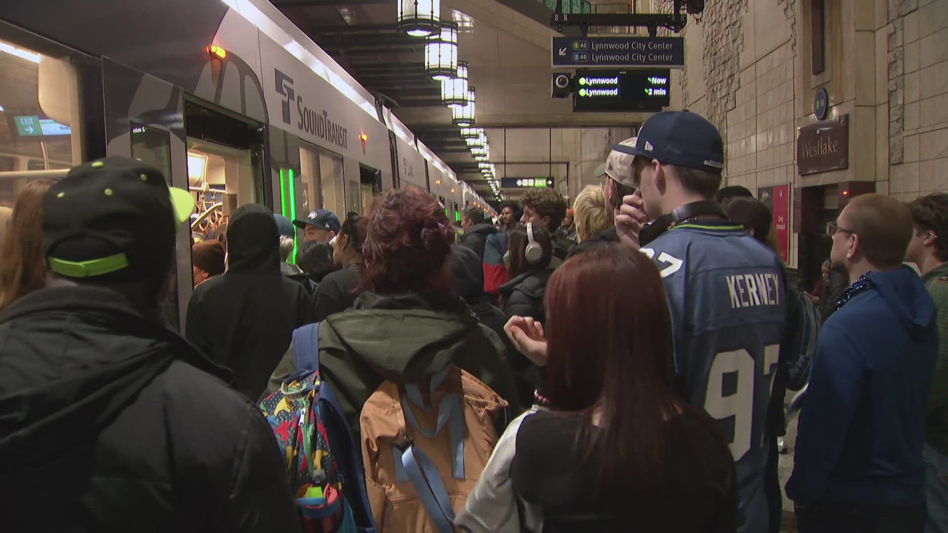 Super Bowl parade preps fans for World Cup transit travel | king5.com