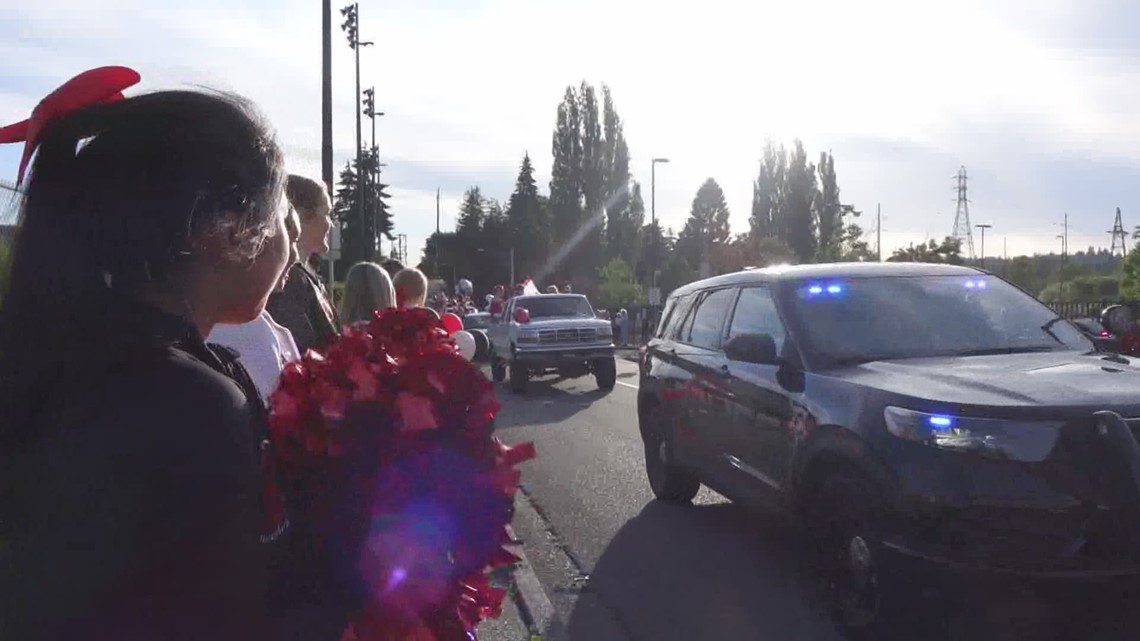Parents and former Panthers organize parade to honor Snohomish High ...
