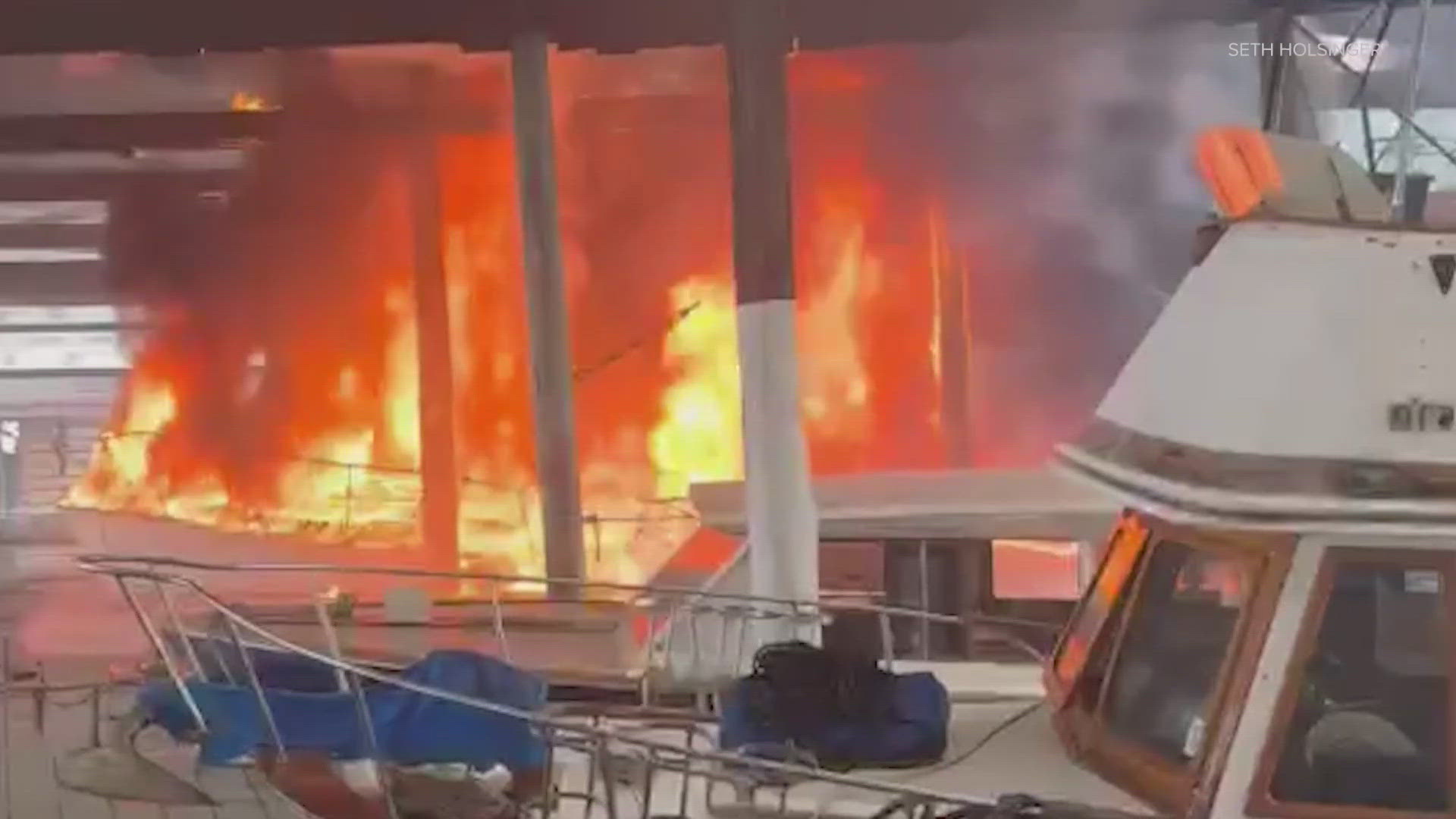 Boat fire spreads to marina on Lake Union | king5.com