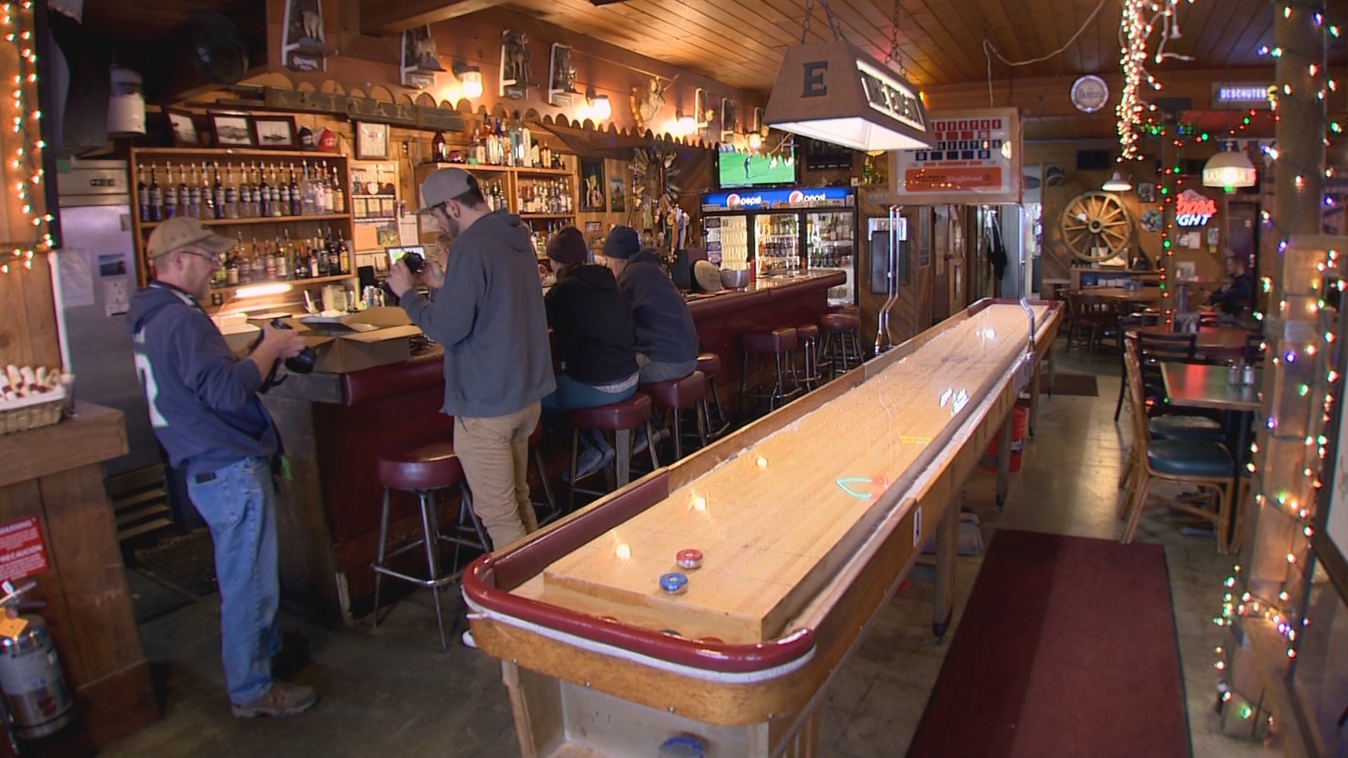 We found oyster heaven disguised as a century-old dive bar | king5.com