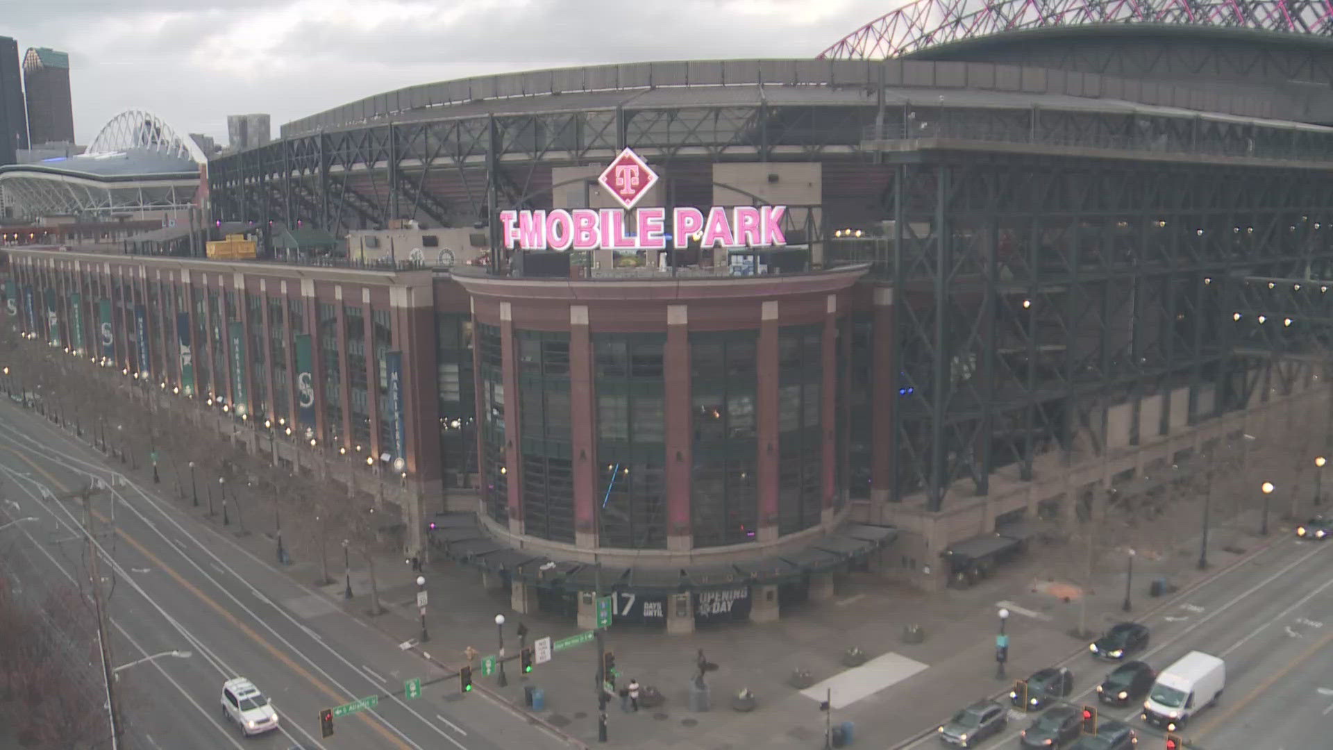 Mariners announce new low-cost food, ticket options | king5.com