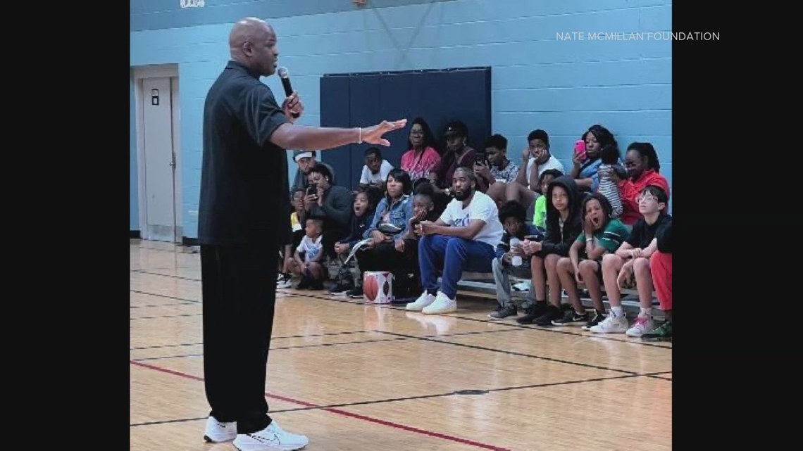 Nate McMillan back in Seattle for special Superhawks game night | king5.com