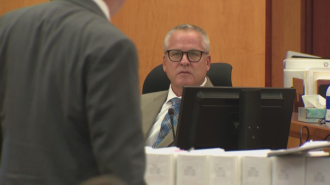 Use of force expert cross examined by defense attorneys in death of ...