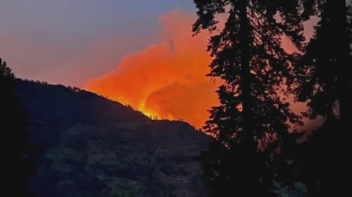 Stehekin residents protecting property as Pioneer Fire grows | king5.com