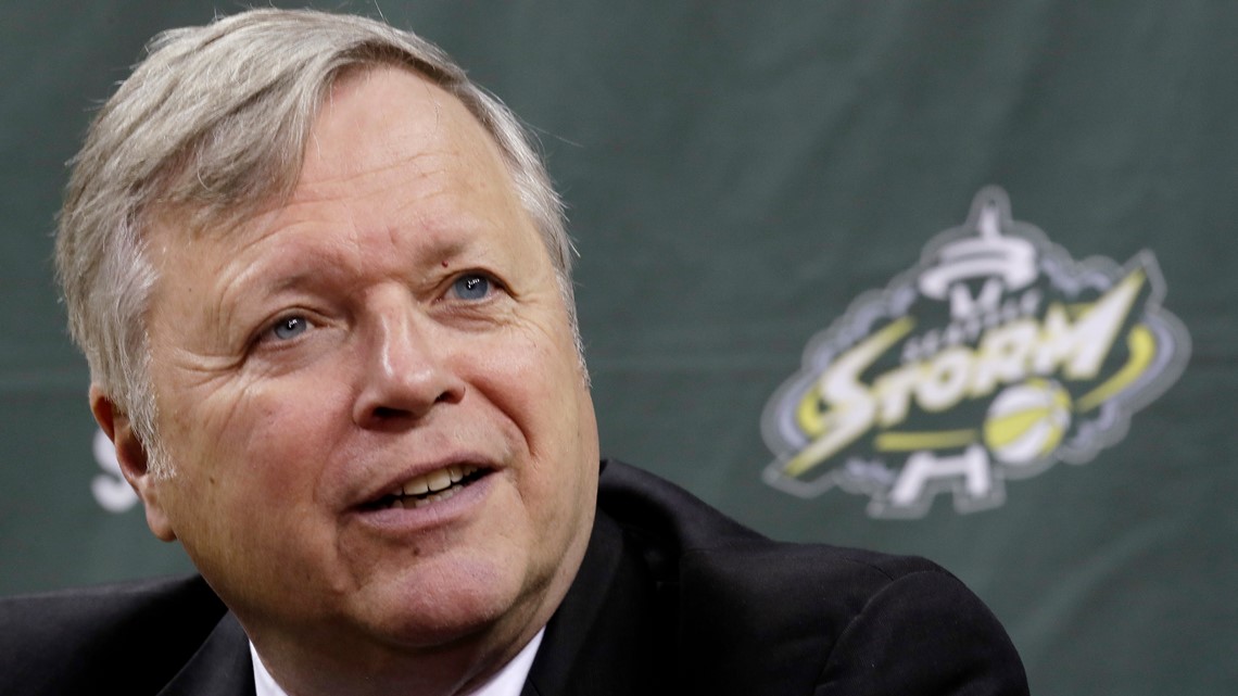 Storm coach Dan Hughes undergoes surgery for cancer | king5.com