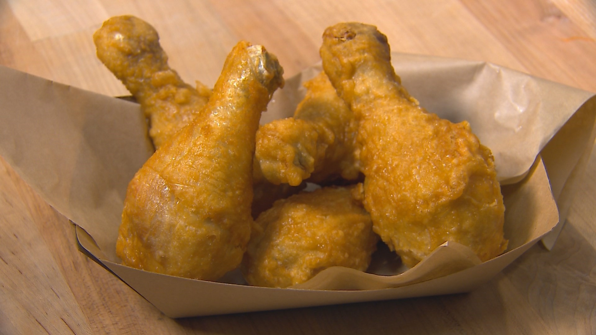 People line up for Bok A Bok Korean fried chicken | king5.com