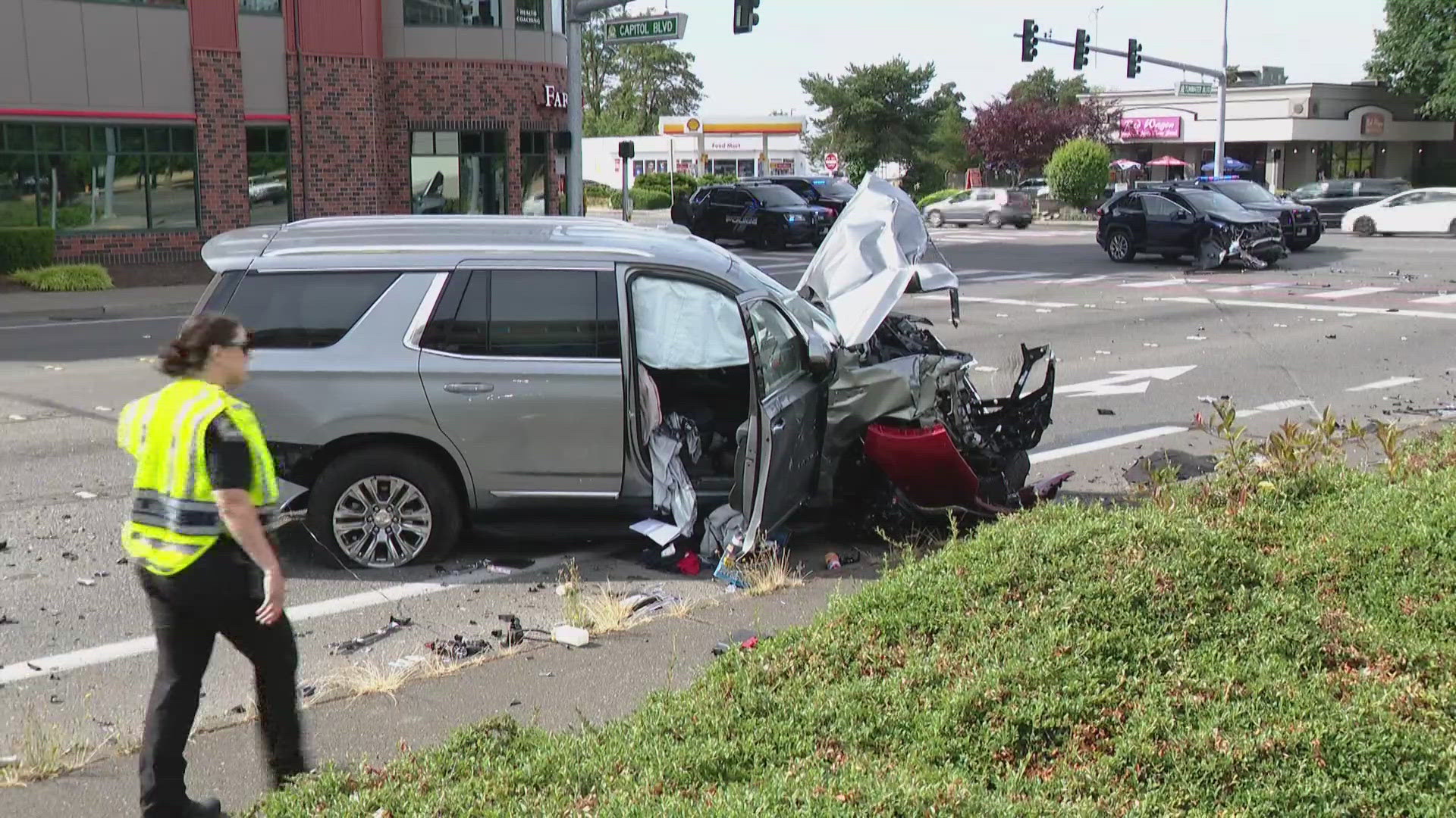 Teen held on $100K bail after police chase, hit-and-run crash | king5.com