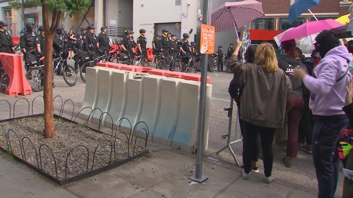 Protest review recommends Seattle police rebuild trust, modify weapons ...