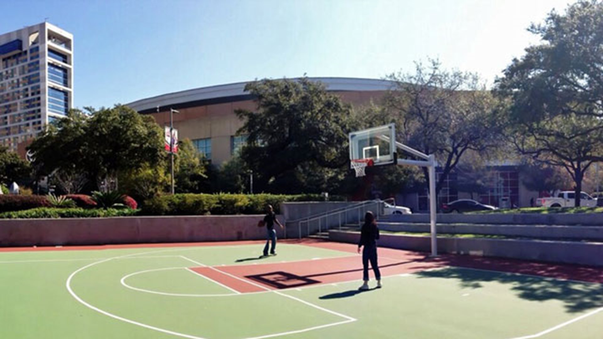 Three new arenas help revitalize part of downtown Houston | king5.com