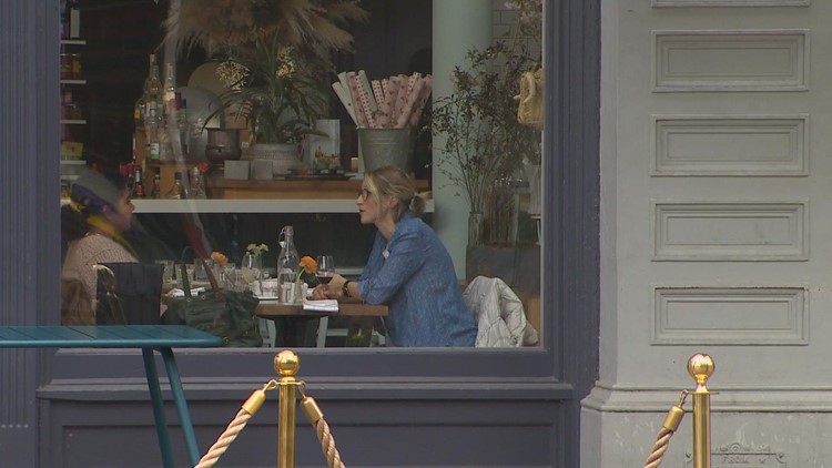 Elliott's Oyster House reveals Oysters Rockefeller recipe | king5.com