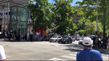 Seattle camera store brings film community together | king5.com