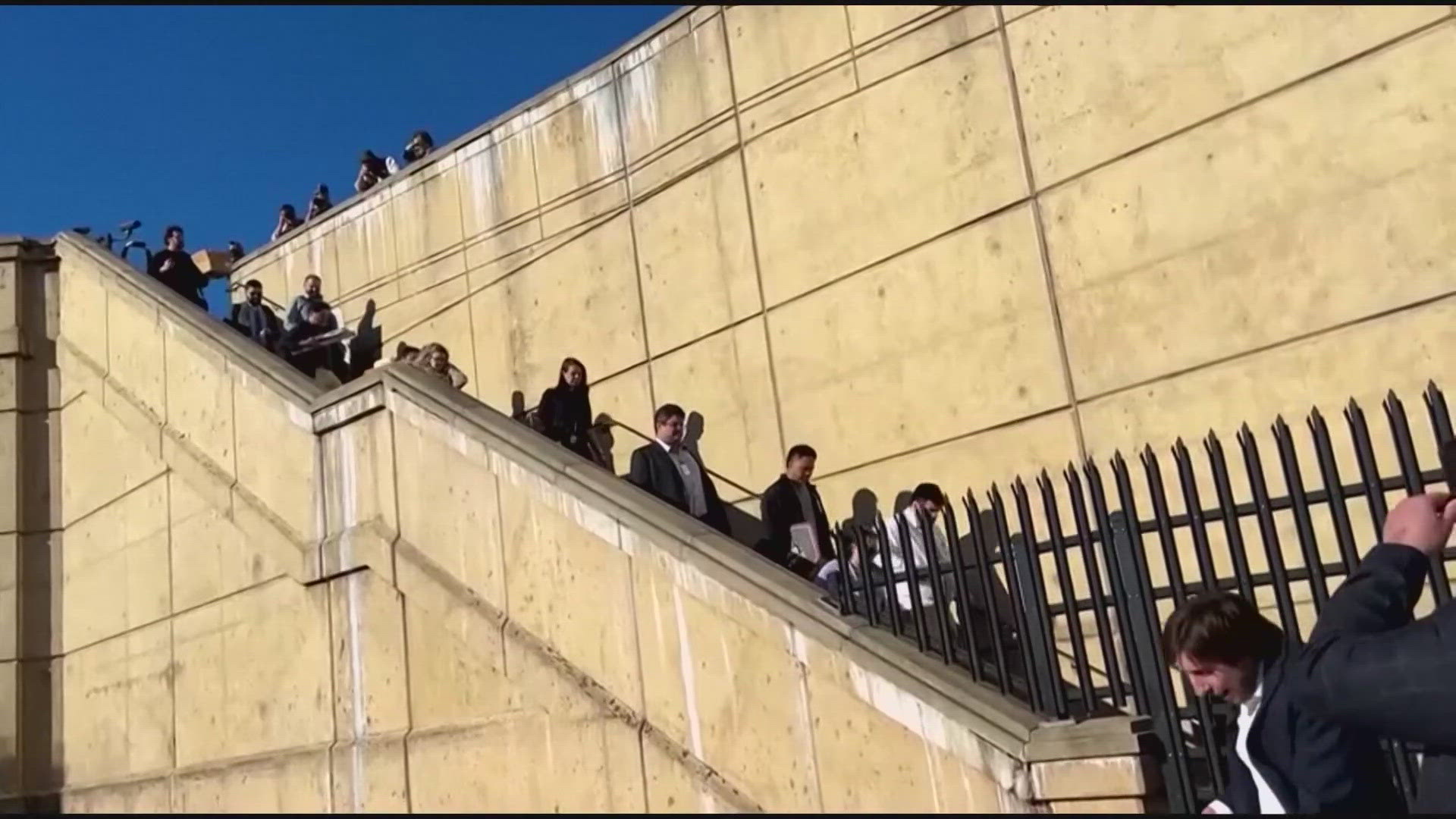 Reporters walk out of Pentagon over refusal of new rules | king5.com