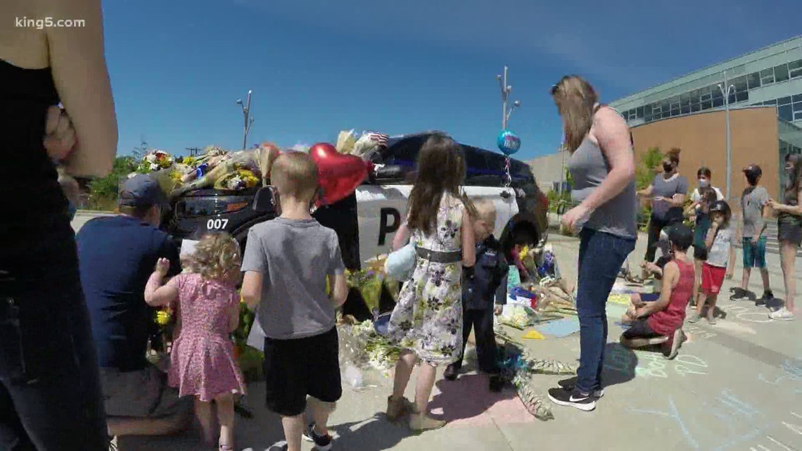 Fallen Bothell officer identified; shooting suspect in custody | king5.com