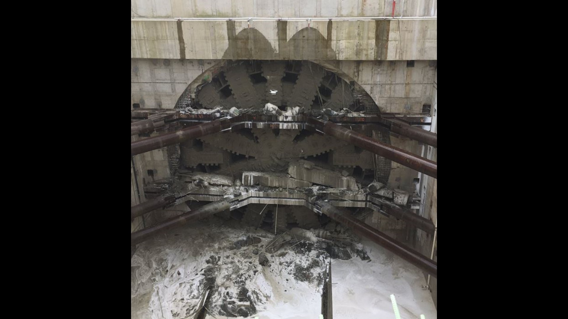 Seattle's tunnel machine Bertha breaks through nearly 4 years later ...