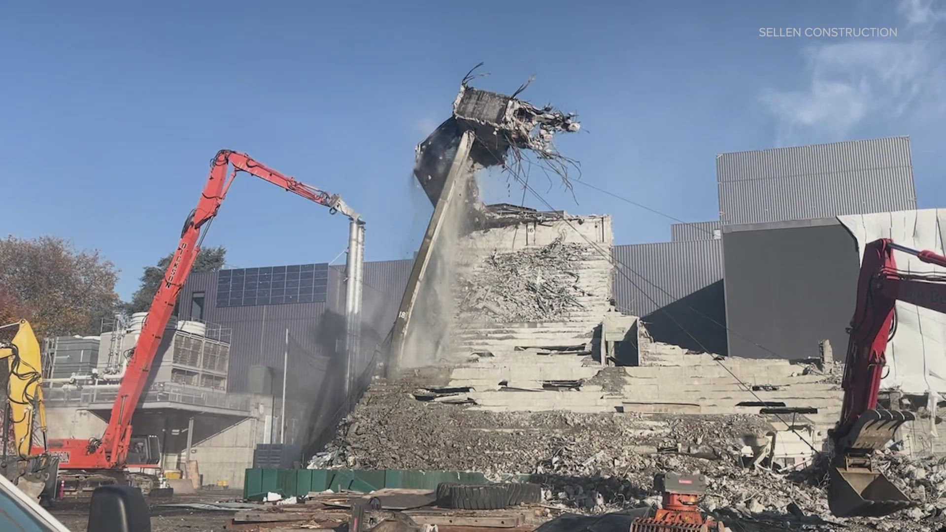 Crews reach significant milestone in demolition of Seattle's Memorial ...
