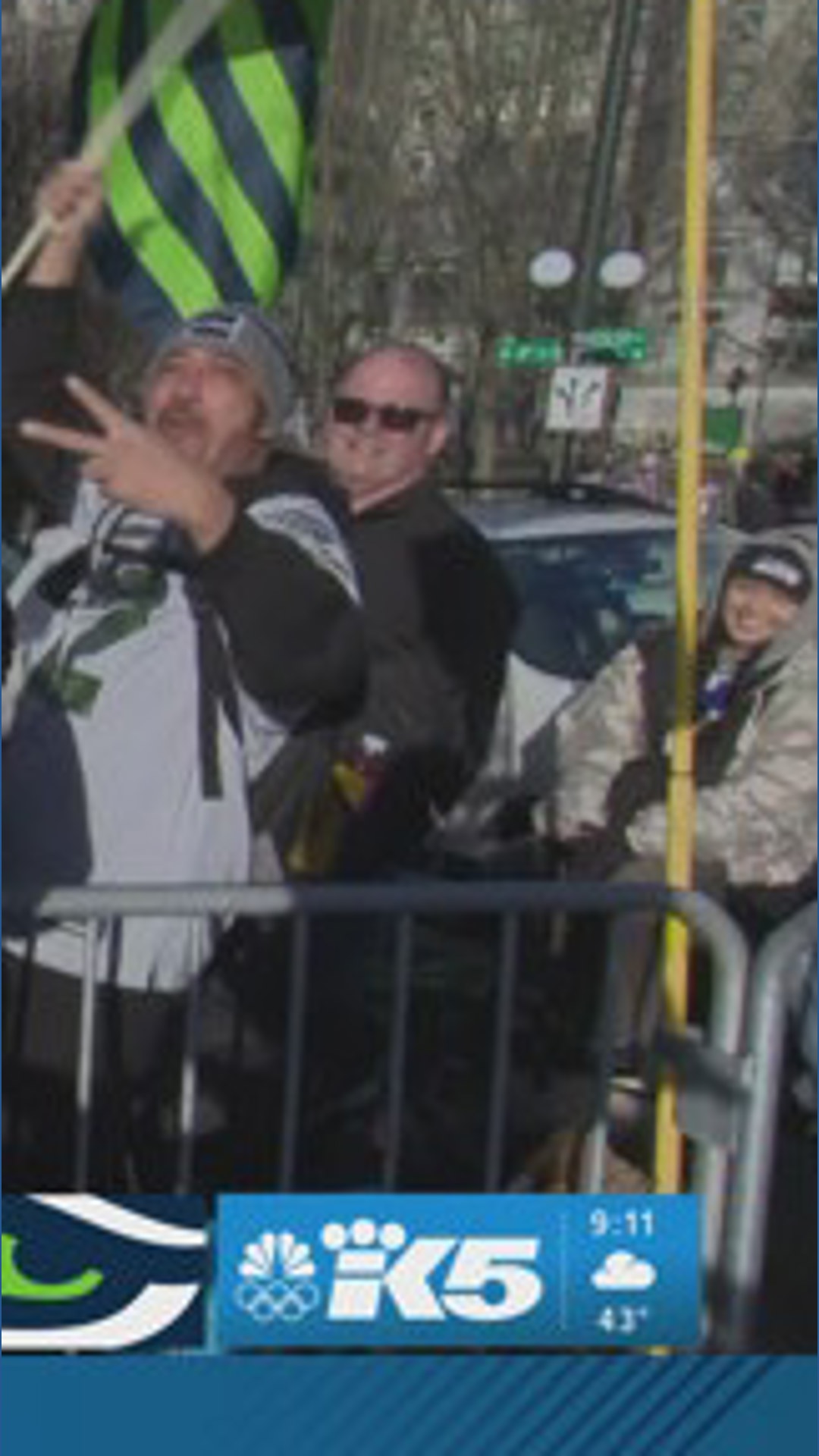 Seahawks parade route is wild: 12s line the streets, balconies packed ...