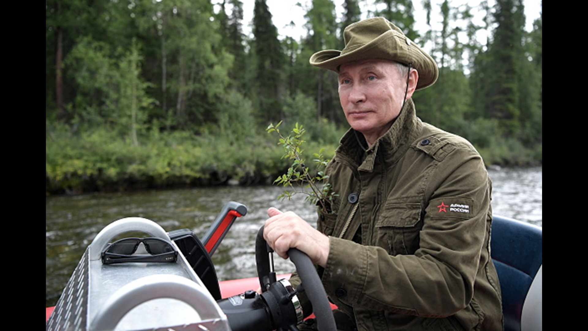PHOTOS: Russia releases photos of shirtless Putin swimming, fishing on ...