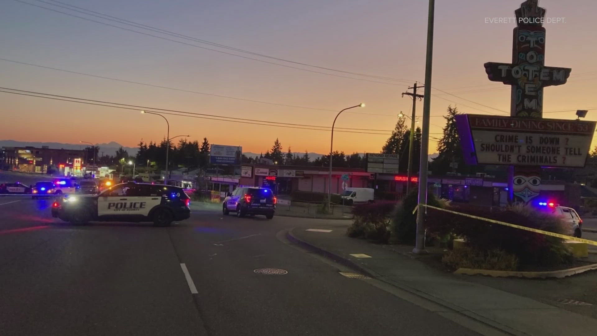 One dead after vehicle fleeing DUI stop crashes into Everett building ...