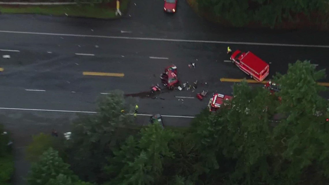 Pacific Highway shut down in Federal Way for multi-vehicle crash ...