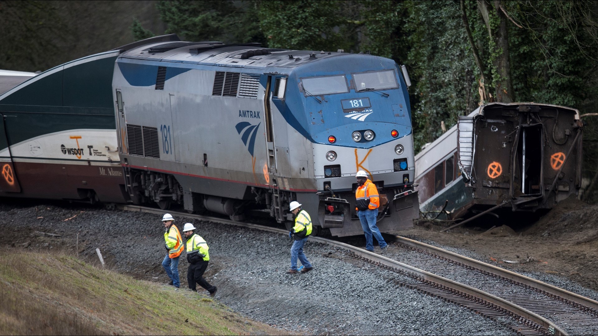 Claim: Derailed Amtrak Cascades train had known electrical failure ...