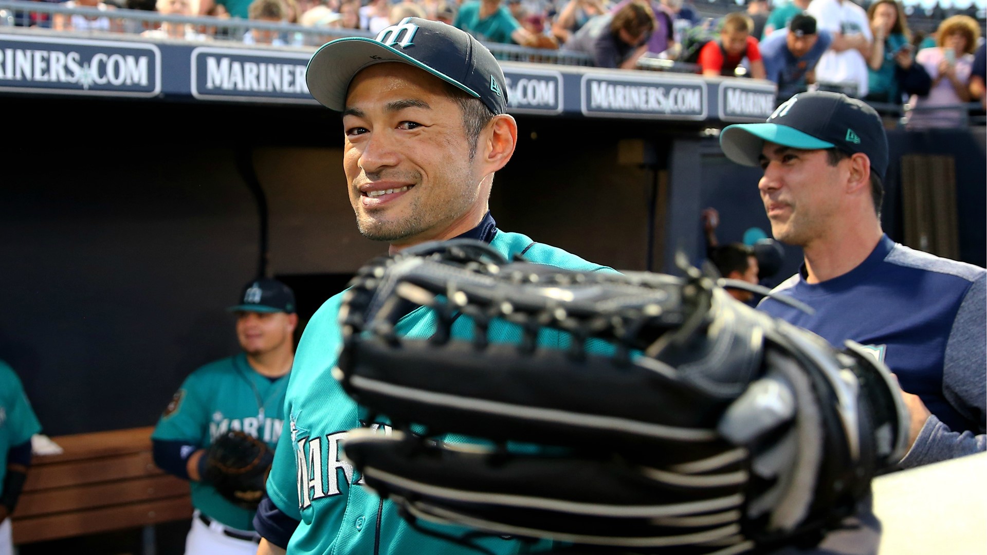 Mariners move Ichiro to front office | king5.com