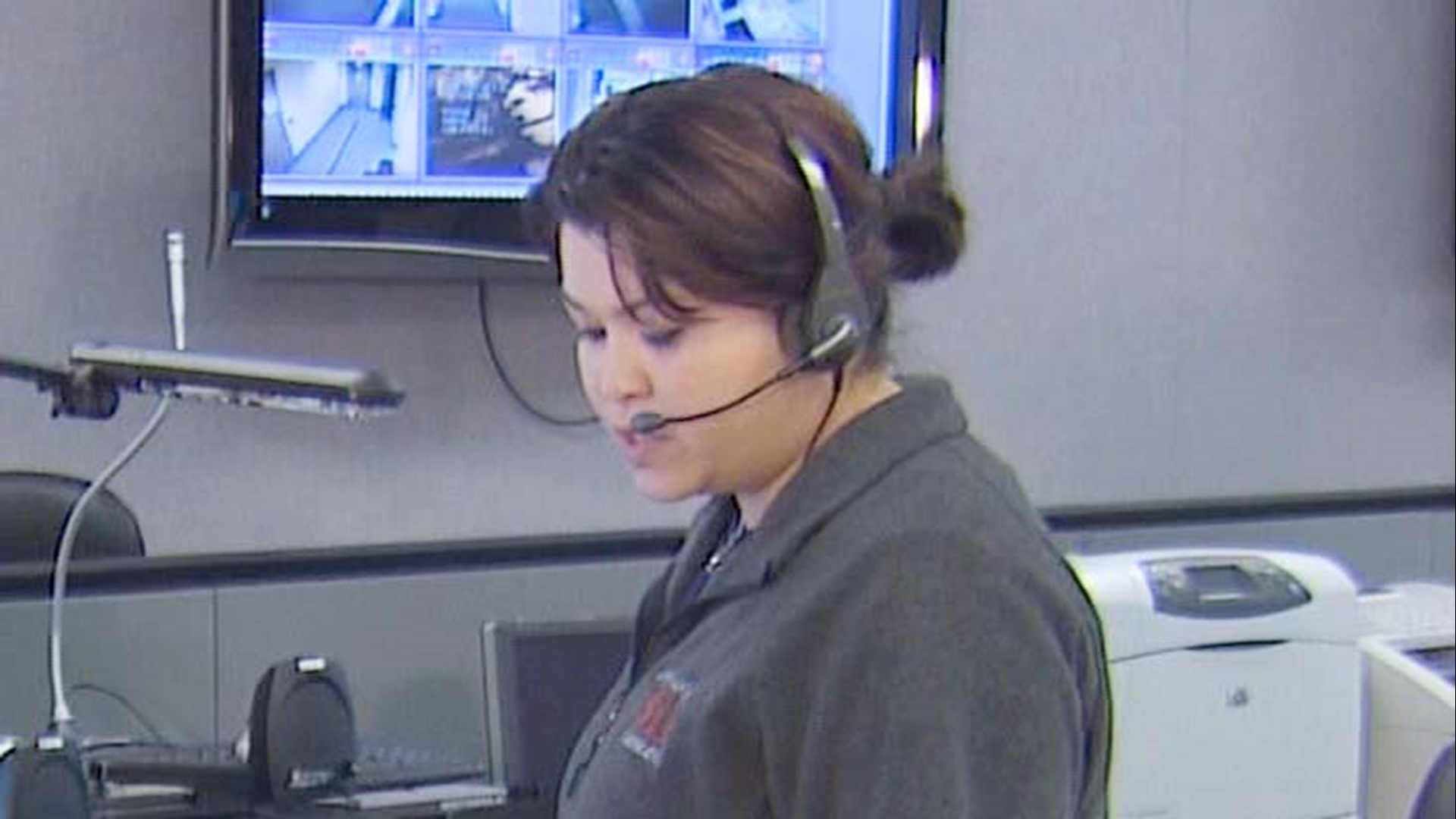 911 dispatchers want PTSD coverage like police and firefighters | king5.com